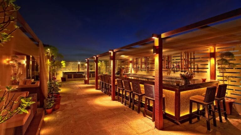 Top 10 Finest Dining Restaurants in Delhi